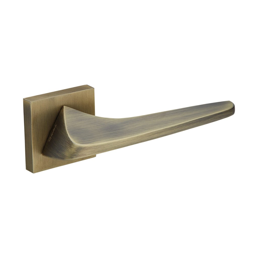 QX 2033 Brass Door Handle Design by Quba